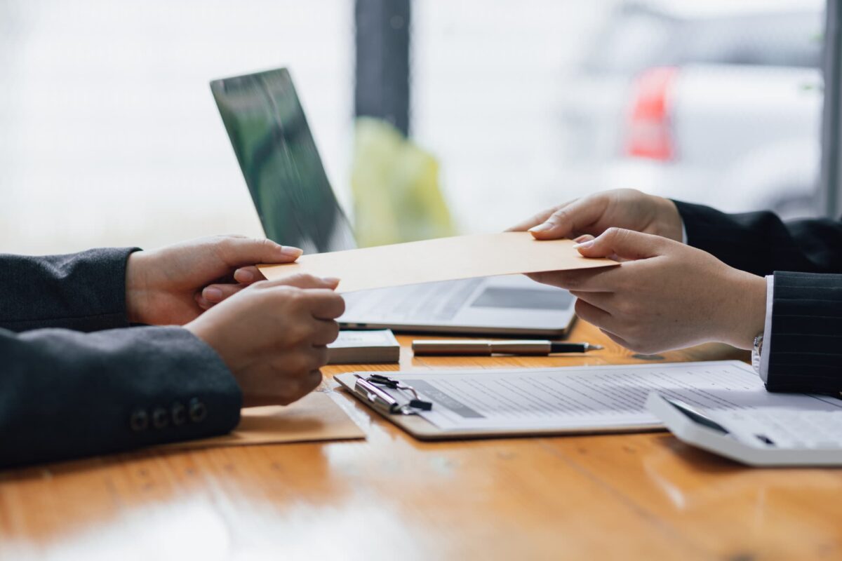 Private Process Server vs. Sheriff: Which Service to Use | Firefly