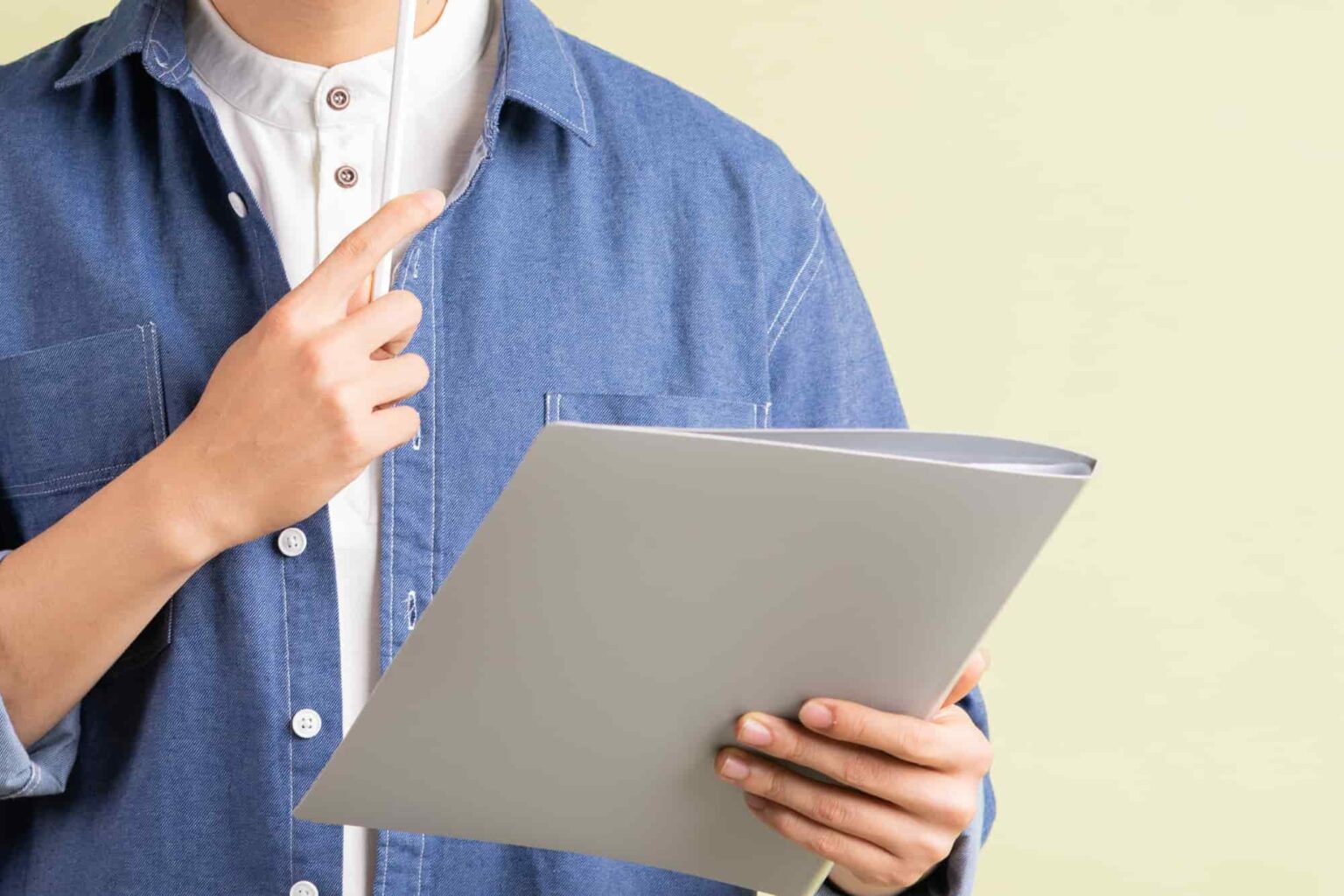 Does a Process Server Have to Identify Themselves?